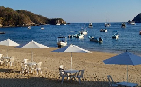 Santa Cruz Bay, Huatulco - Pretty beaches, a cute village, and FUN!