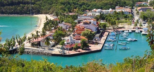 Santa Cruz Bay, Huatulco - Pretty beaches, a cute village, and FUN!