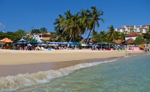 Santa Cruz Bay, Huatulco - Pretty beaches, a cute village, and FUN!