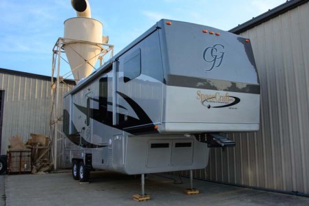 Space Craft RV Factory Tour – Custom 5th Wheels Made To Order!