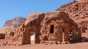“Cliff Dwellers” on Arizona’s Vermillion Cliffs Scenic Drive – A Fun Stop!
