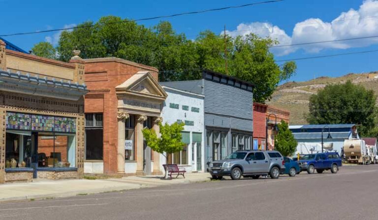 Where All News is Good News – At the Saguache Crescent in CO
