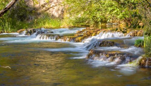 Fossil Creek Waterfall – A Pretty Hike to a Scenic Cascade